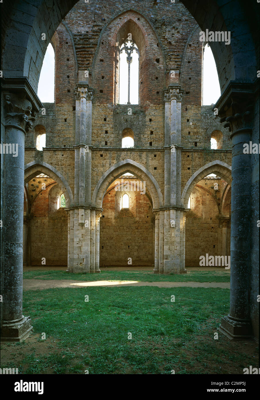 Medieval ruined churches hi-res stock photography and images - Alamy
