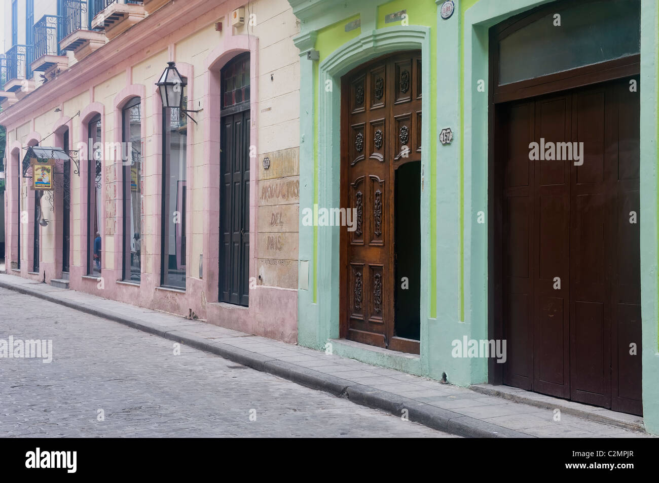 Old cuban houses hi-res stock photography and images - Alamy