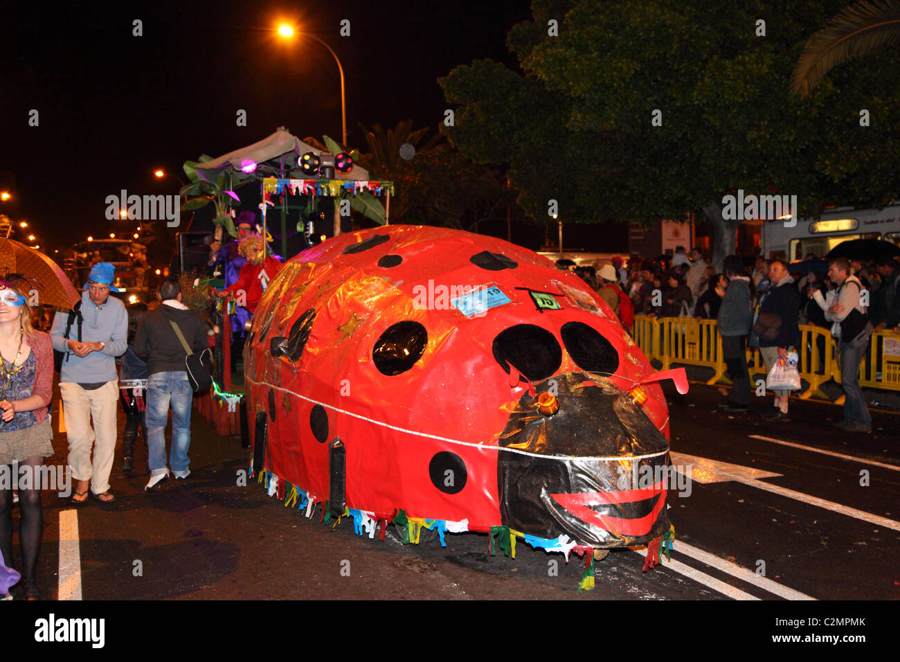 Santa Cruz de Tenerife Carnival 2011: Ladybug as a carnival vehicle ...