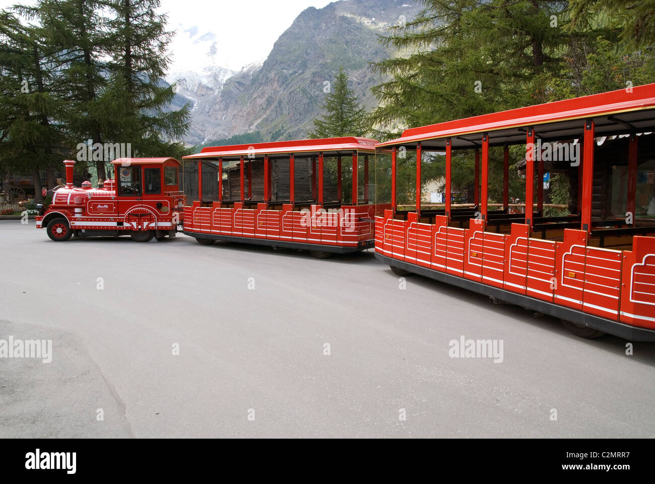 Switzerland train alps hi-res stock photography and images - Alamy