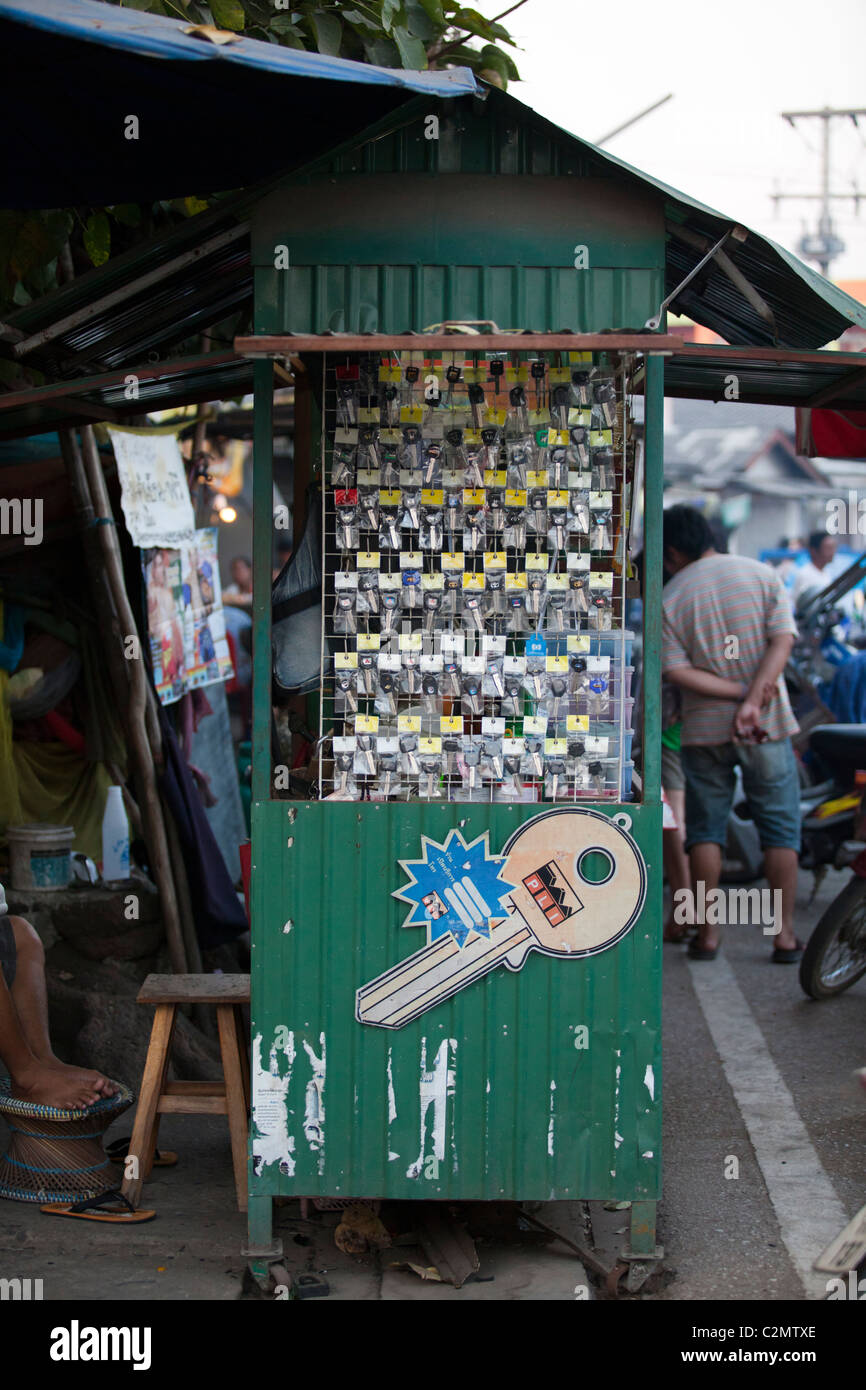 Peddling hi-res stock photography and images - Alamy