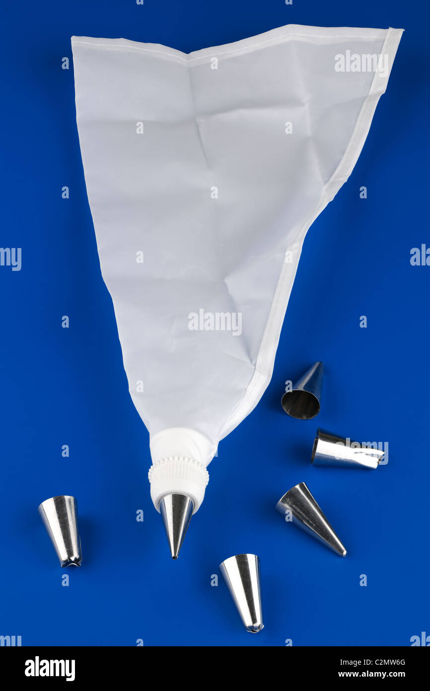 Piping icing cake hi-res stock photography and images - Alamy