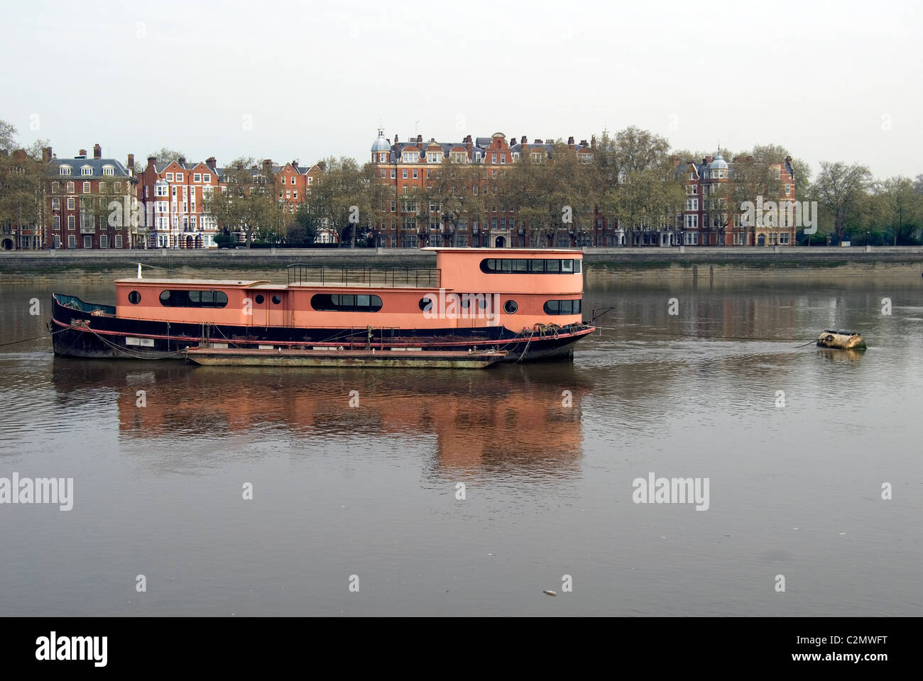 Thames cargo ship hi-res stock photography and images - Alamy