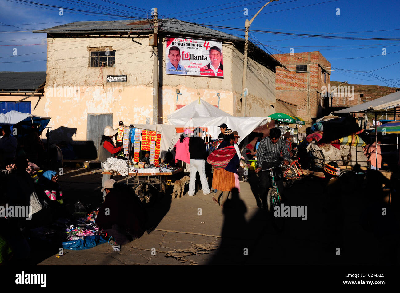 Life in the streets of Peru Stock Photo - Alamy
