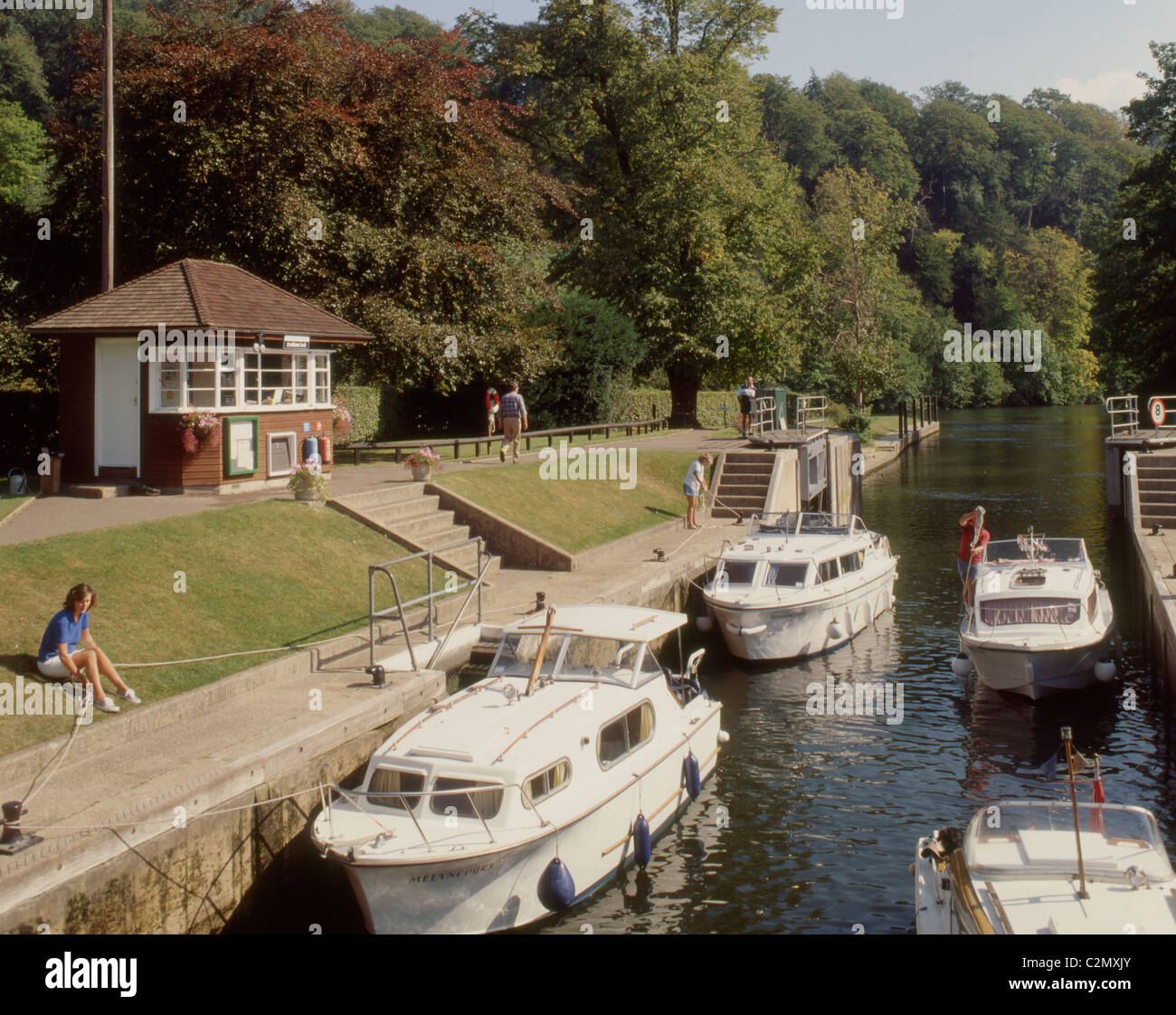Cookham Lock High Resolution Stock Photography and Images - Alamy