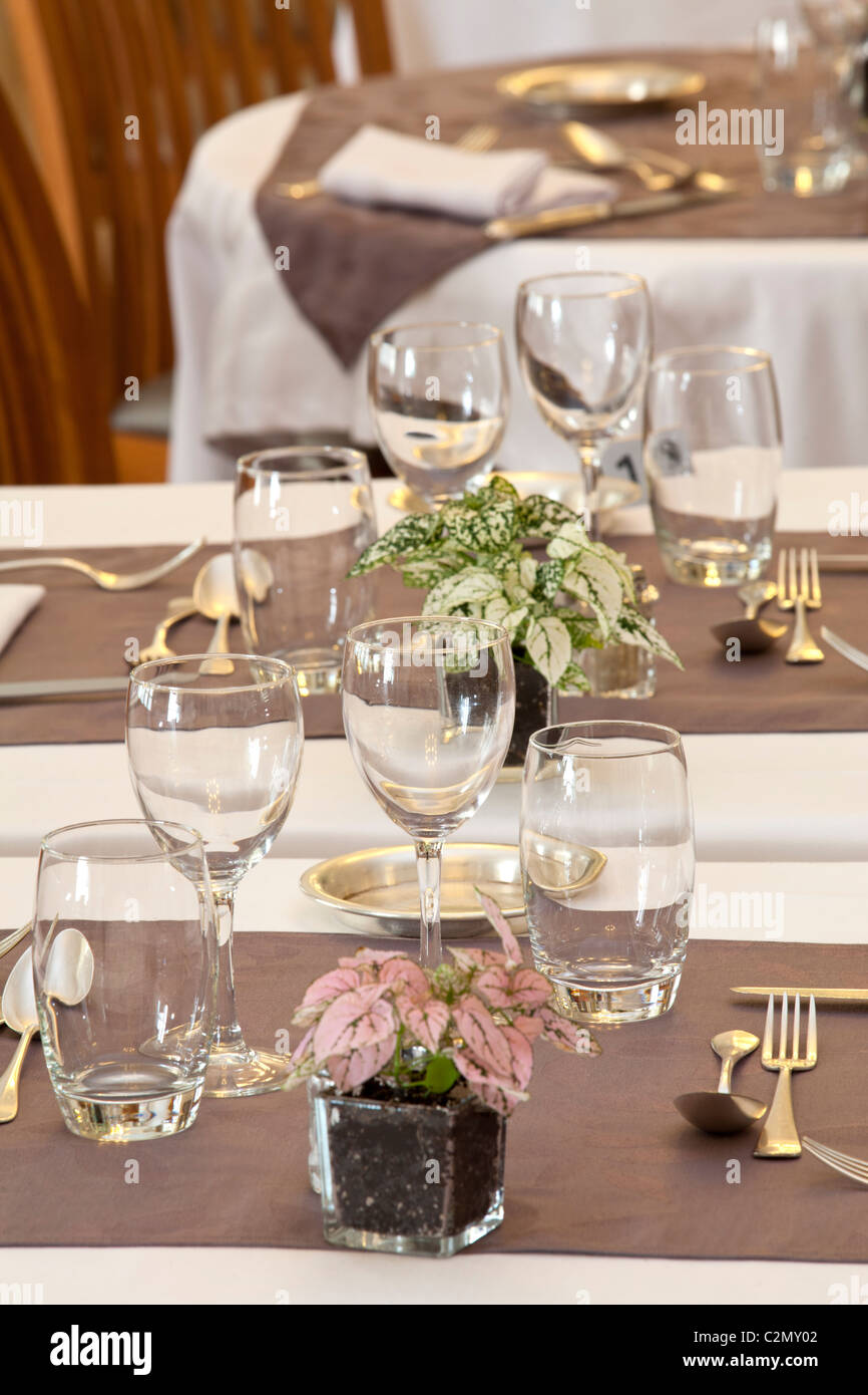 Table setting hi-res stock photography and images - Alamy