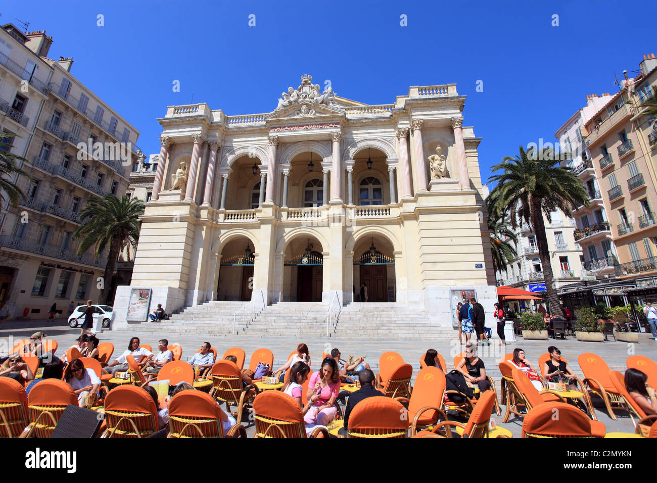 The opera building architecture hi-res stock photography and images - Alamy