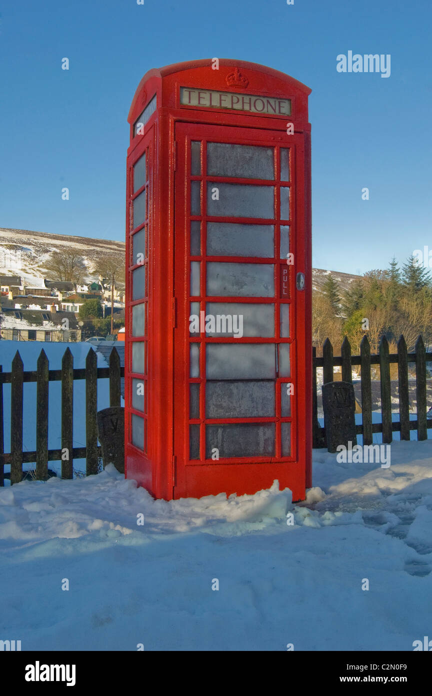 Phone box in snow hi-res stock photography and images - Alamy
