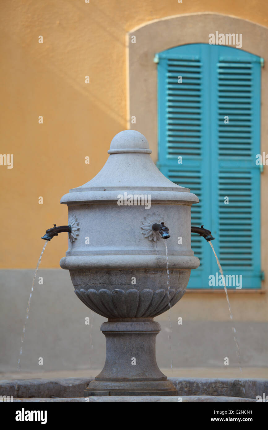 The picturesque Provence village of Lorgues Stock Photo - Alamy