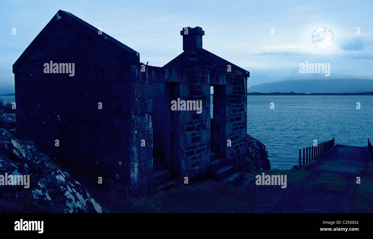 Night view of a Scottish bothy Stock Photo - Alamy