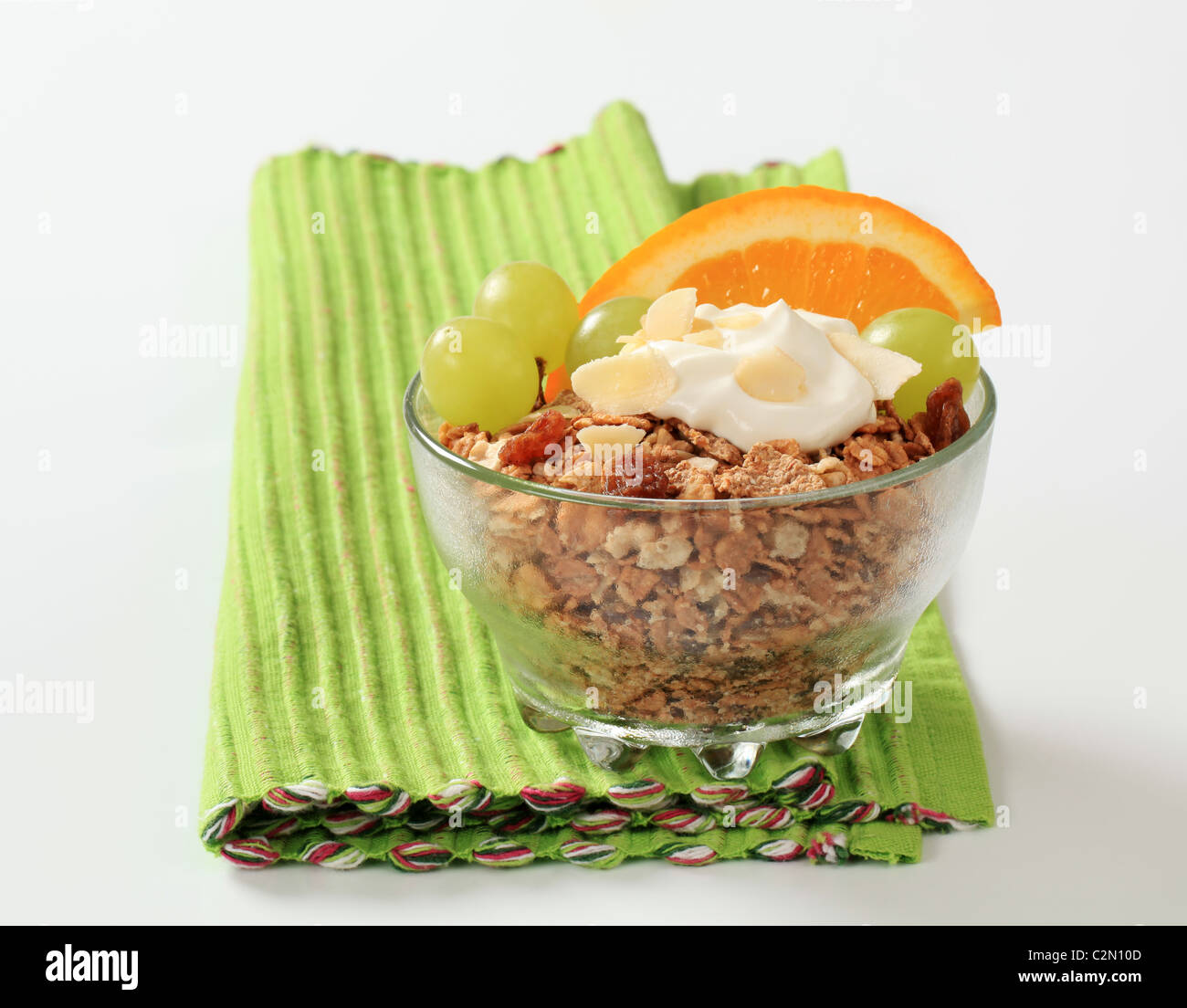 Bowl of breakfast cereals with fruit and quark Stock Photo - Alamy