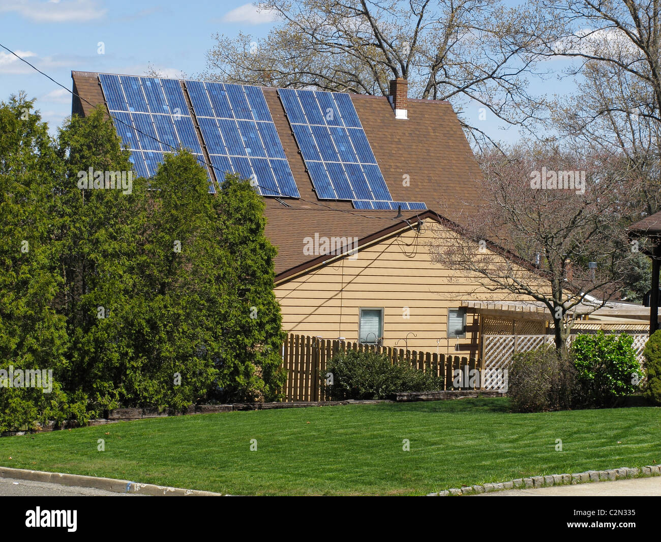 Solar panel house usa hi-res stock photography and images - Alamy