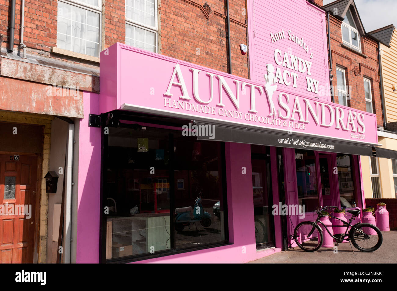 Aunt Sandras Candy Factory, Belfast Stock Photo - Alamy