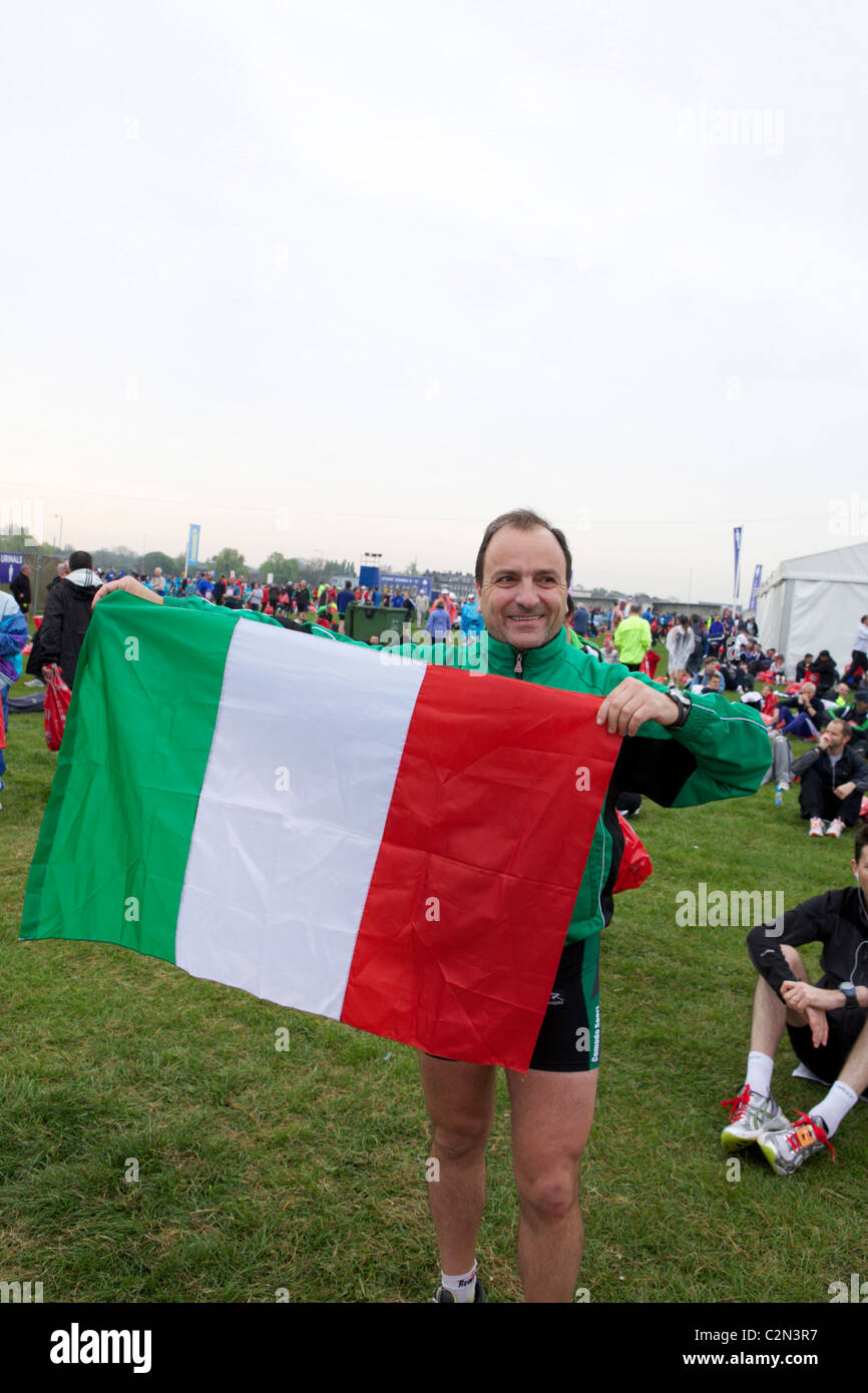 Thousands have joined the world's top long distance runners for a ...