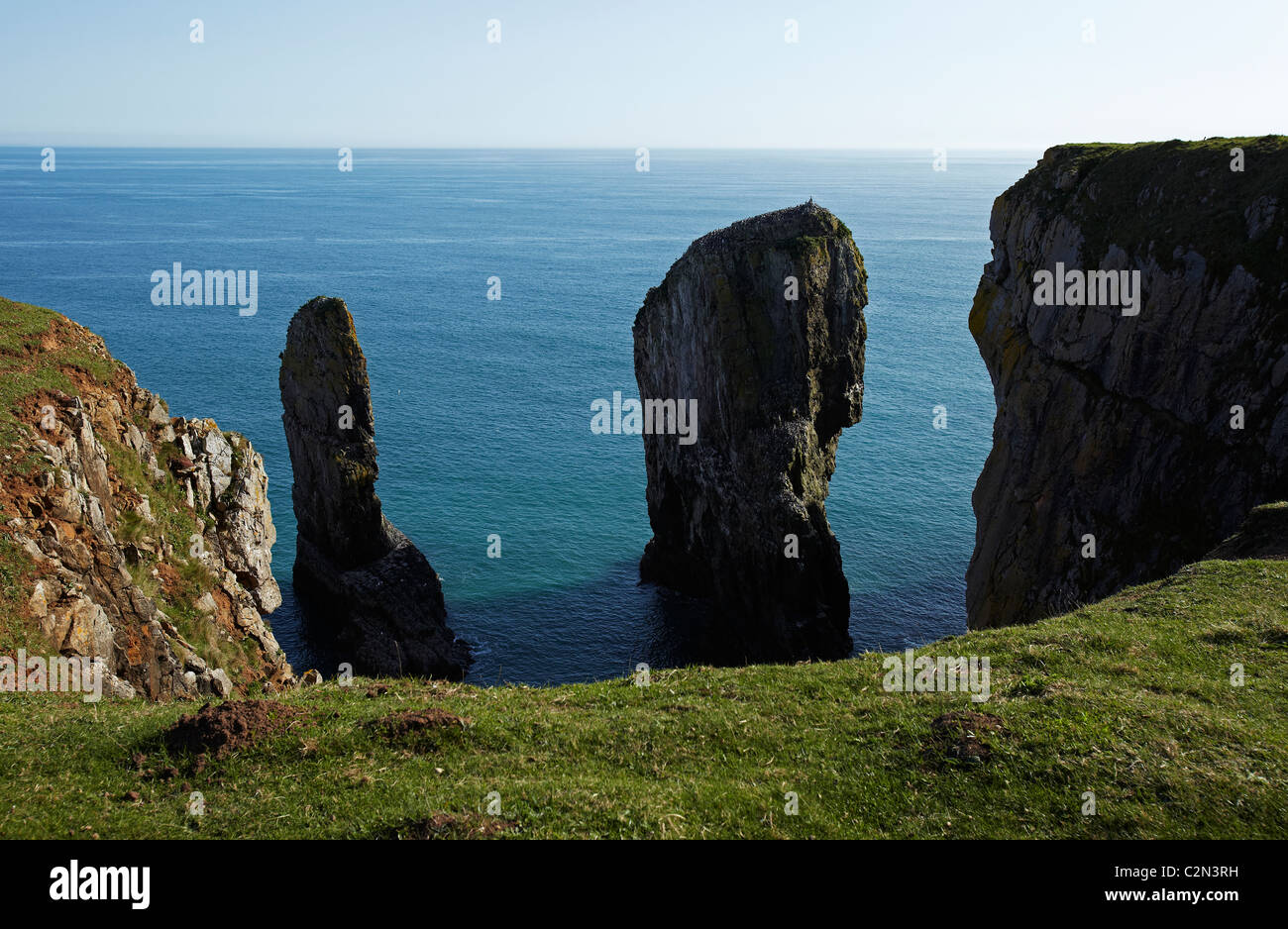 Pembrokeshire rocks hi-res stock photography and images - Alamy
