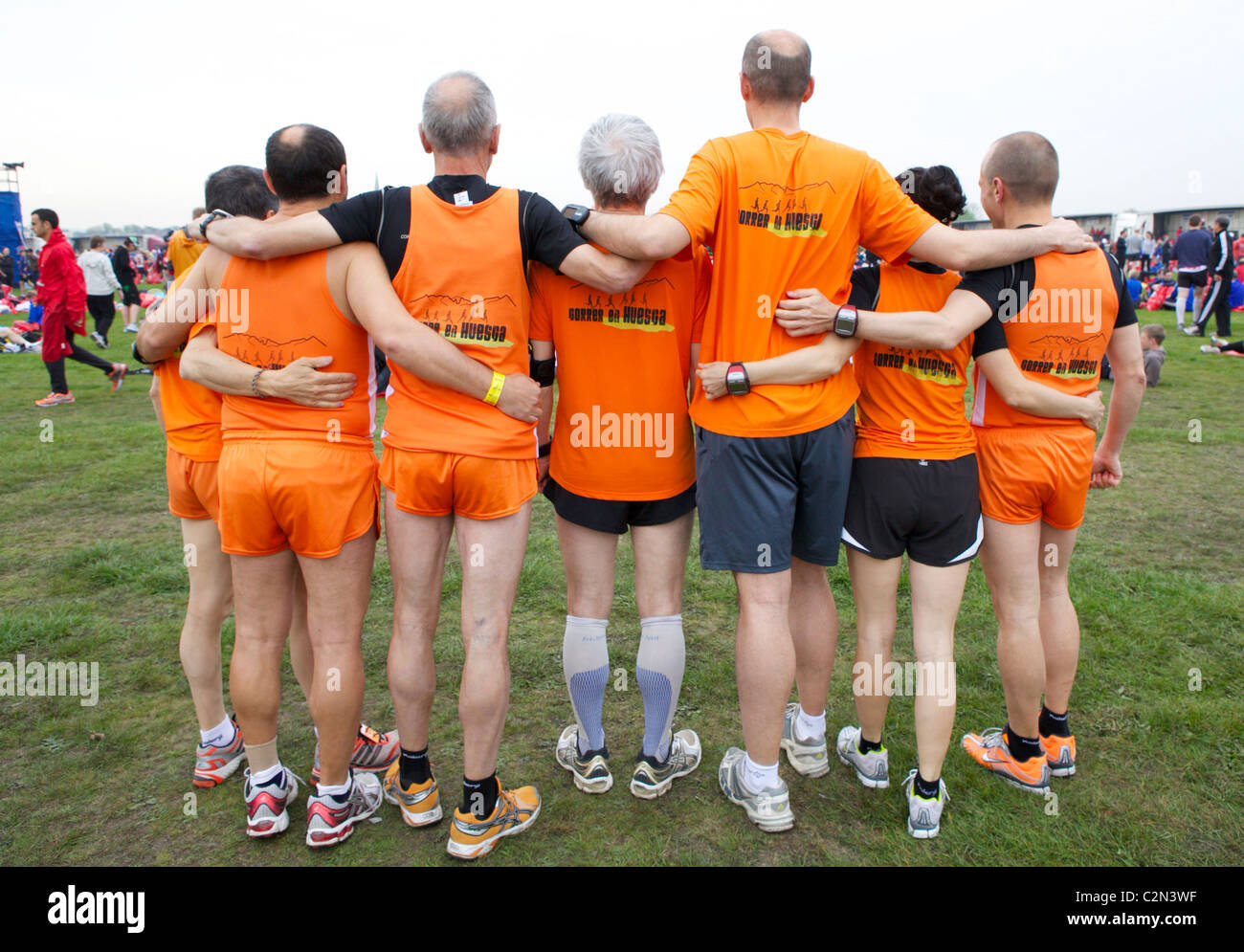 Thousands have joined the world's top long distance runners for a ...
