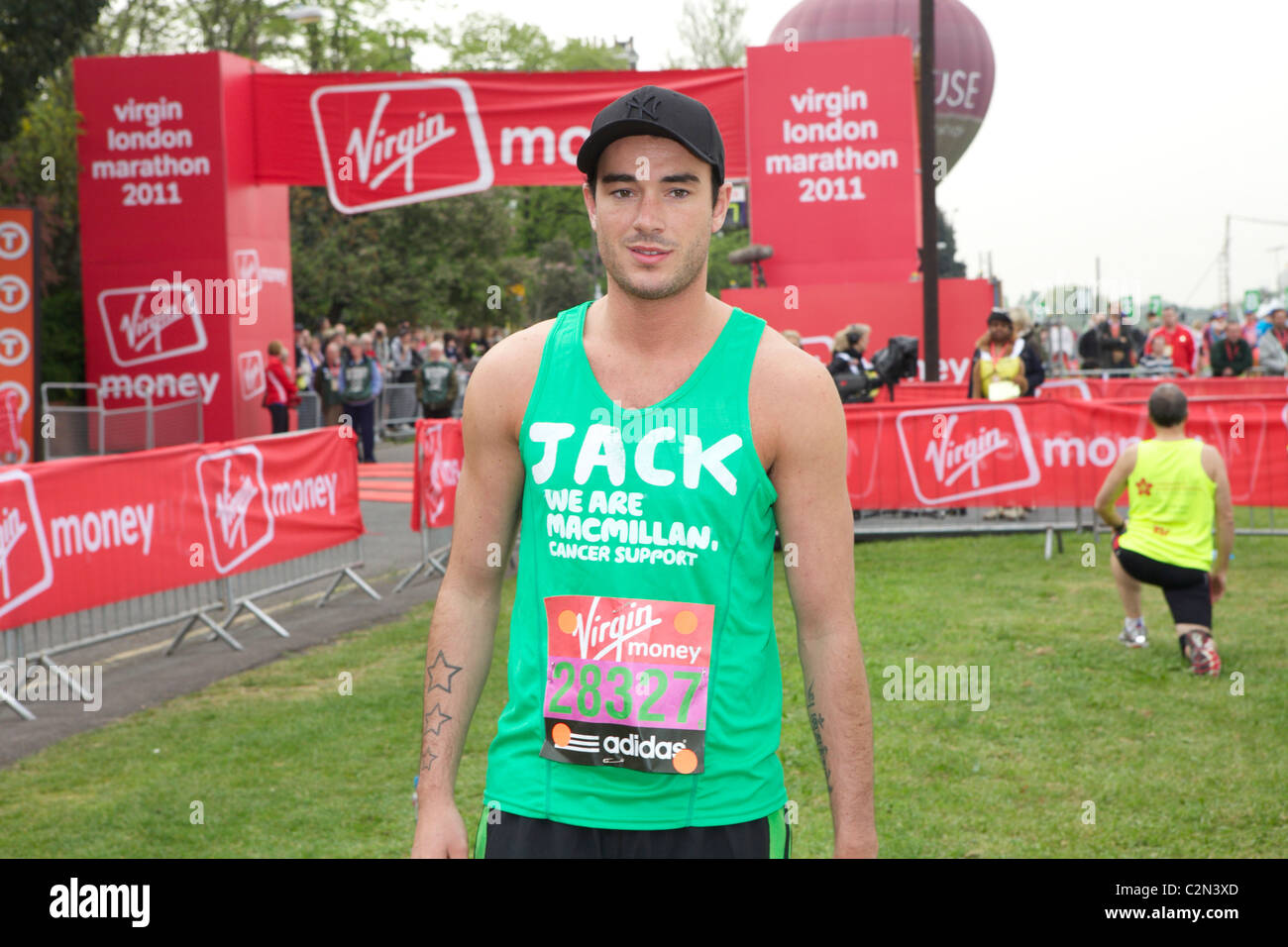 Thousands have joined the world's top long distance runners for a ...