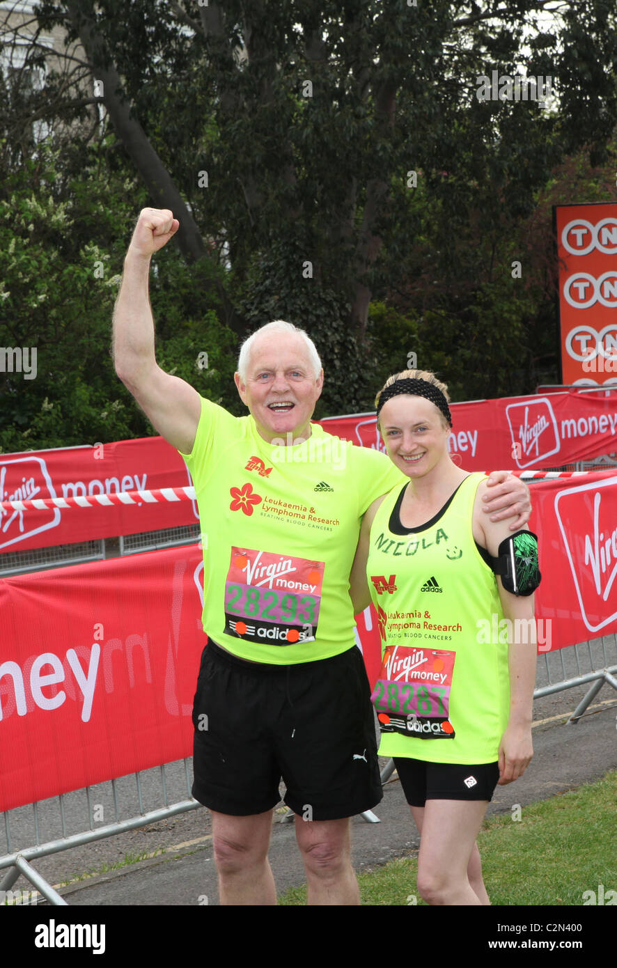 Thousands have joined the world's top long distance runners for a ...