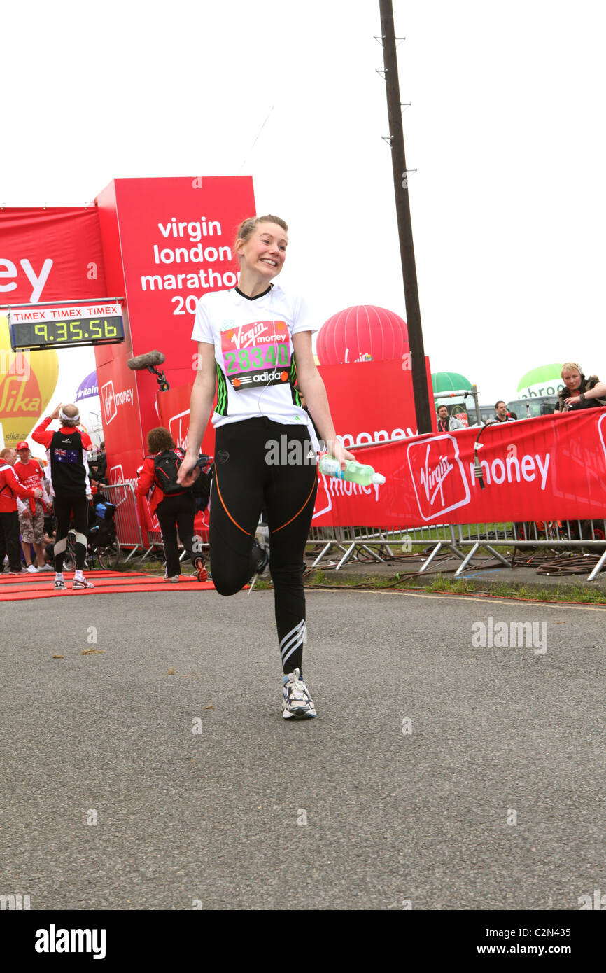 Thousands have joined the world's top long distance runners for a ...