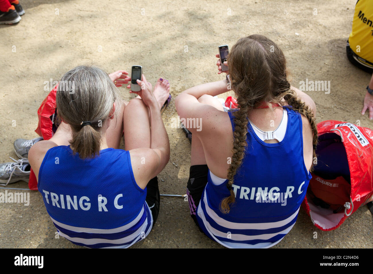 Thousands have joined the world's top long distance runners for a ...