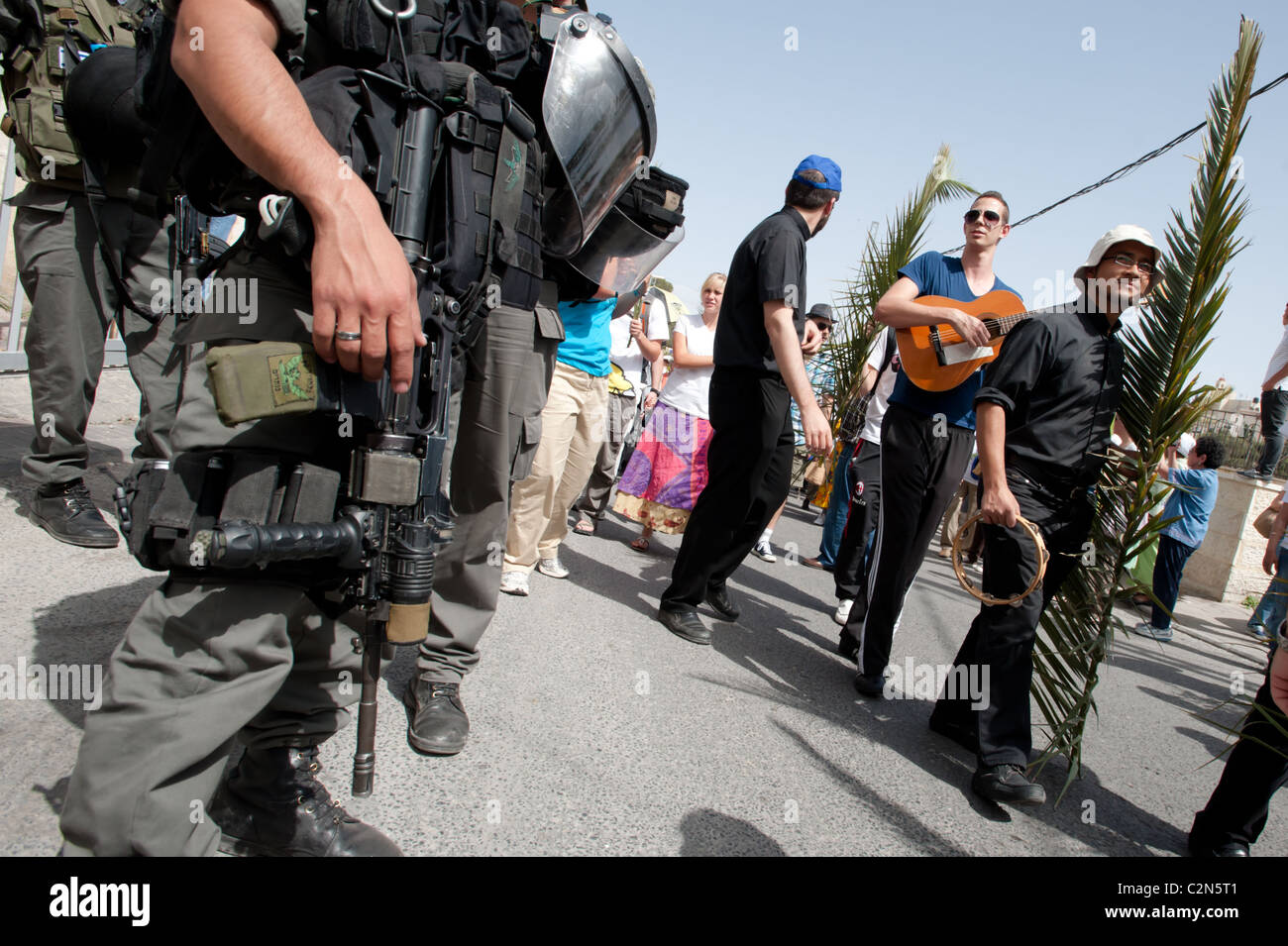 Under heavy Israeli police presence, Christians commemorate Jesus ...