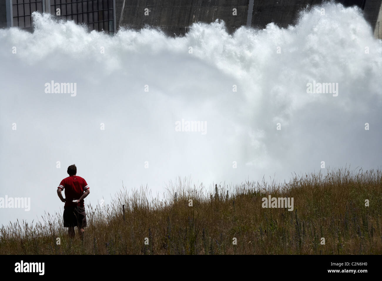 Water spilling from clyde dam hi-res stock photography and images - Alamy
