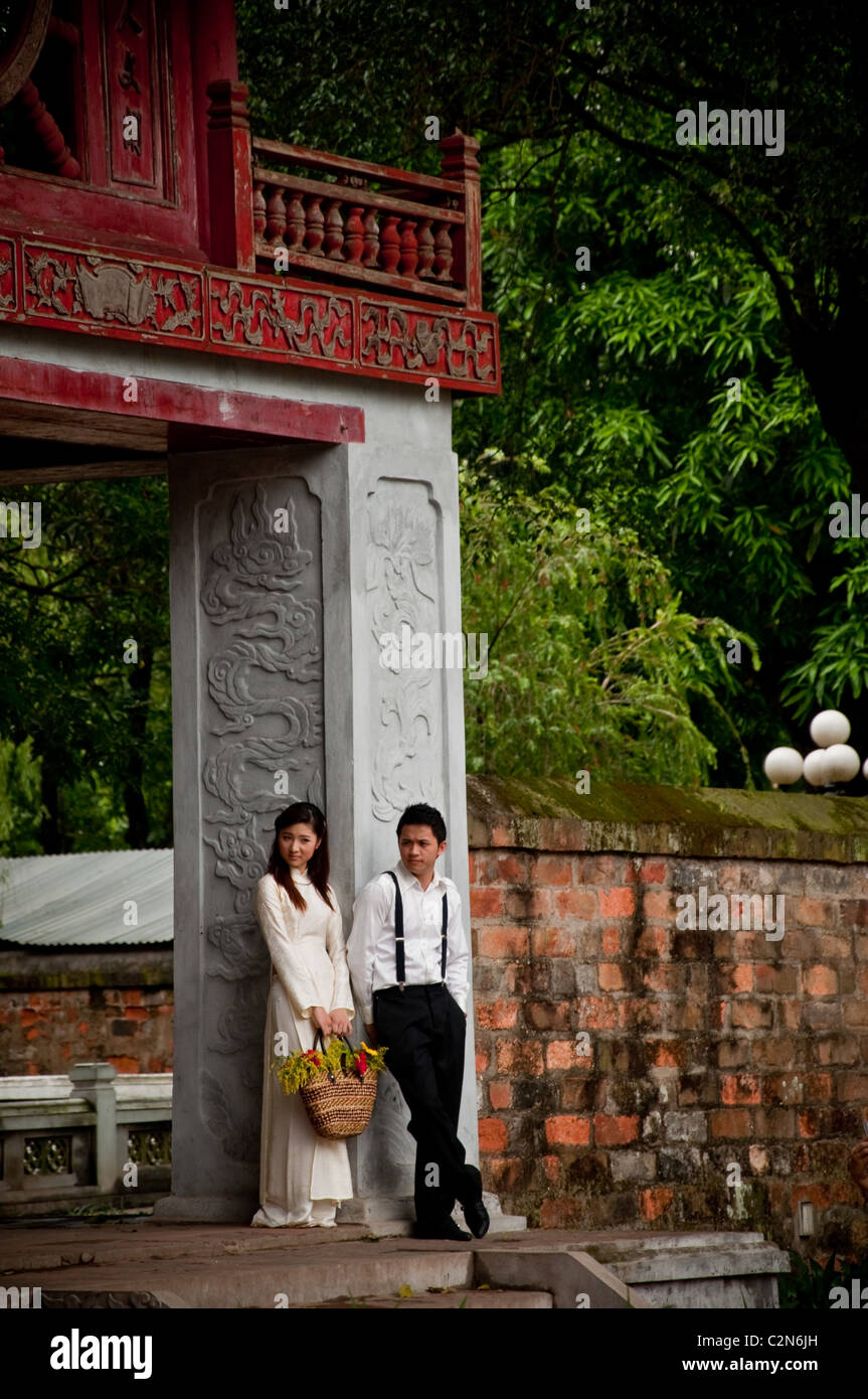 Hanoi wedding hi-res stock photography and images - Alamy