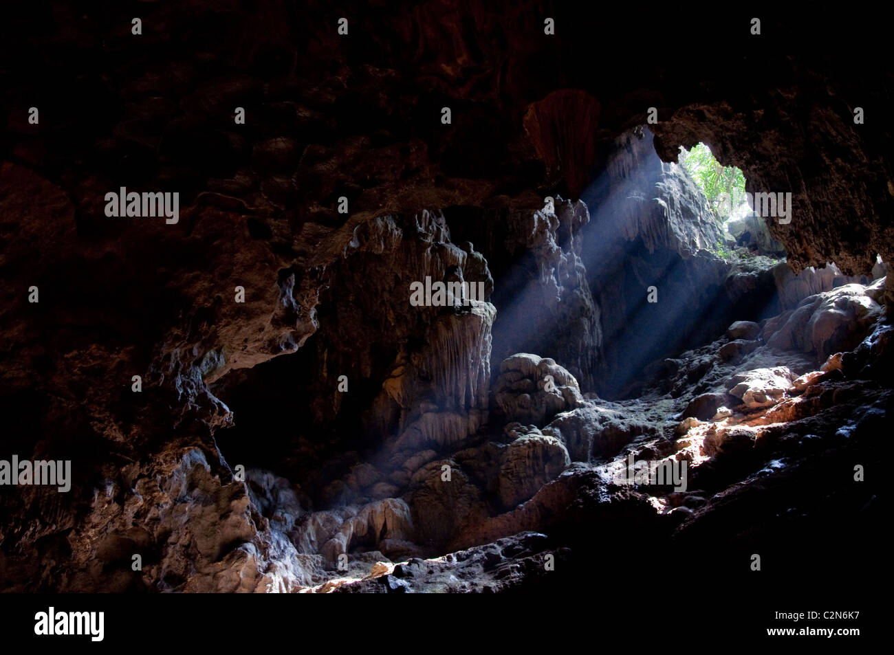 Rays of light in cave hi-res stock photography and images - Alamy