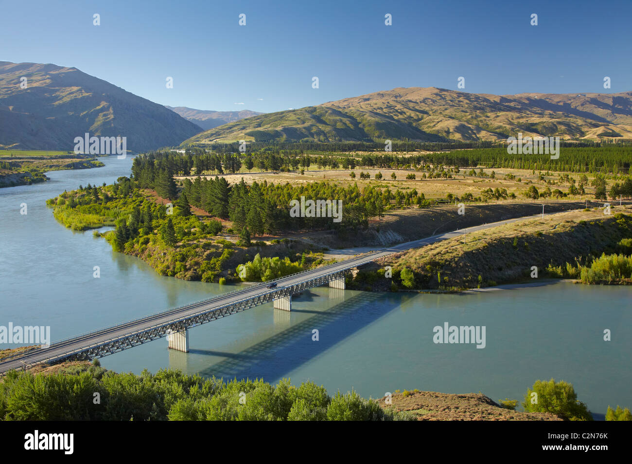 Bannockburn Bridge and Kawarau Arm, Lake Dunstan, Central Otago, South ...