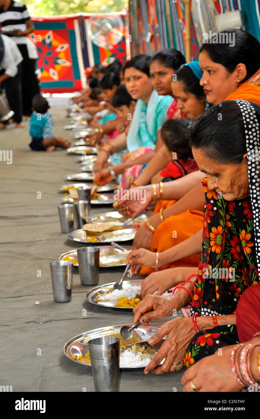 Langar sikh hi-res stock photography and images - Alamy