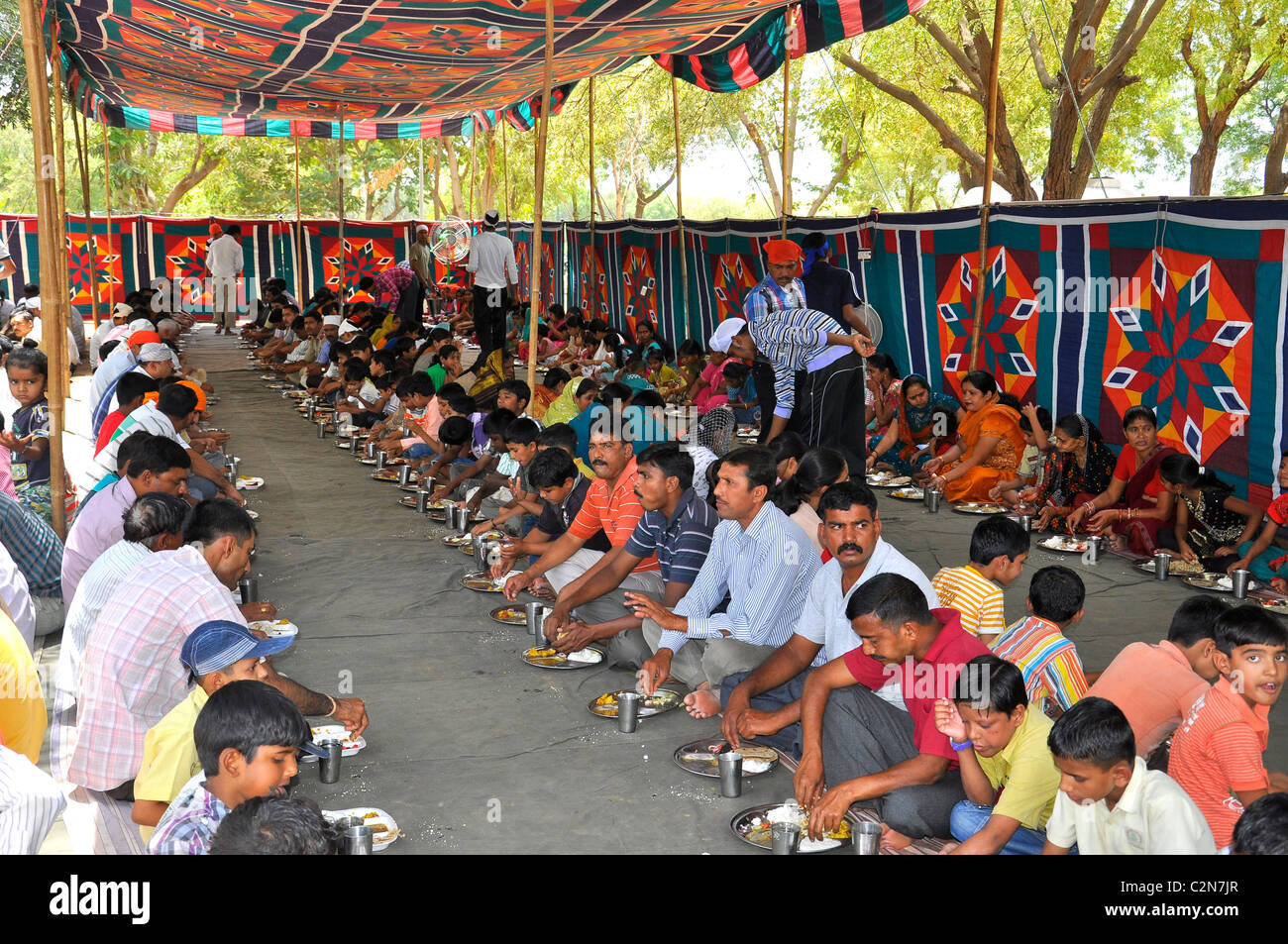 People eating in group,India Stock Photo - Alamy