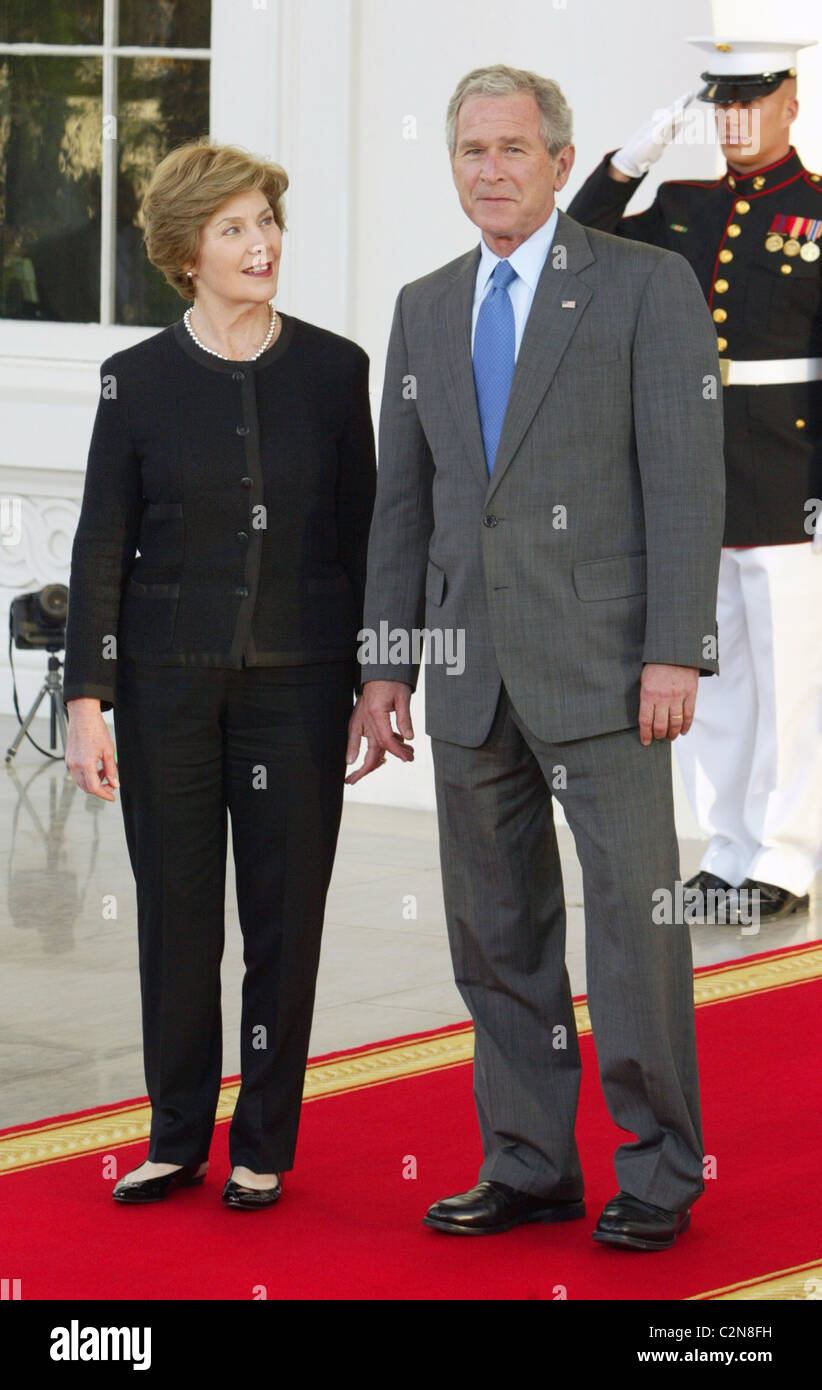 Us president george w bush and his wife laura hi-res stock photography ...