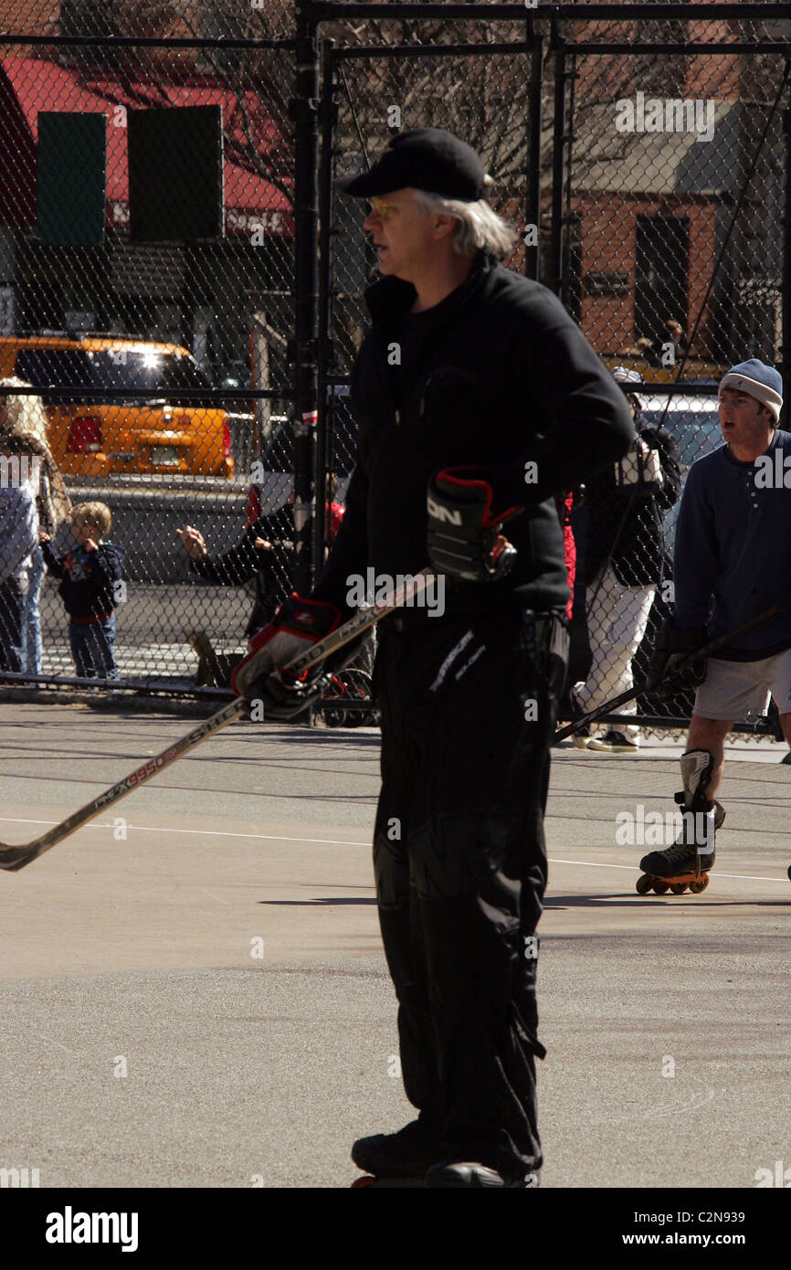 Tim Robbins playing hockey in Soho New York City, USA - 29.03.08 ...