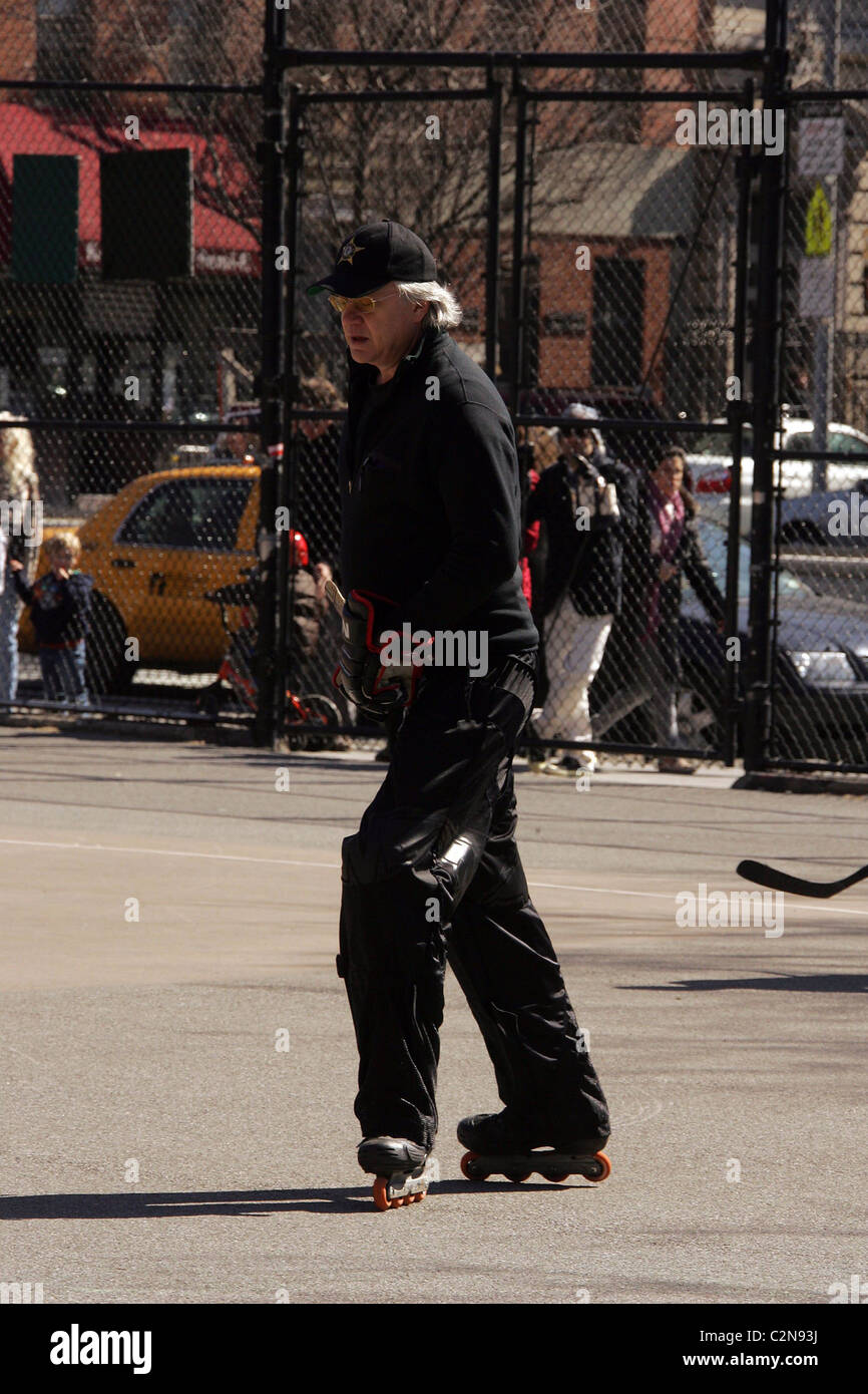 Tim Robbins playing hockey in Soho New York City, USA - 29.03.08 ...