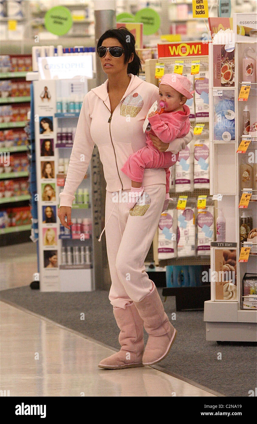 Katie Price with her daughter Princess Tiáamii went to Starbucks, CVS ...