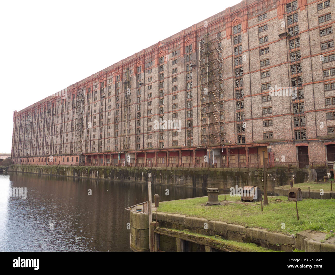 Old liverpool docks hi-res stock photography and images - Alamy