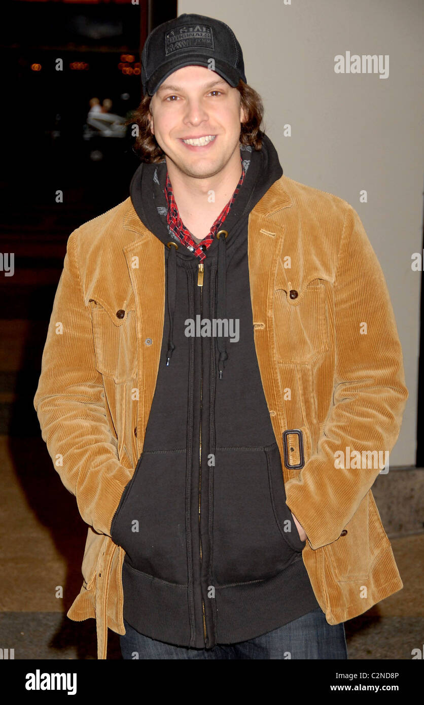Gavin DeGraw outside MTV TRL Studios in Times Square New York City, USA ...