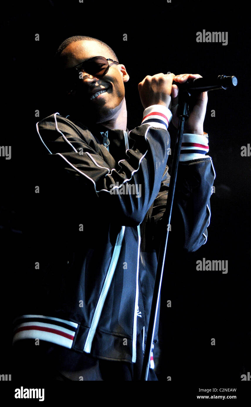 Grammy award winning hip hop artist hi-res stock photography and images ...