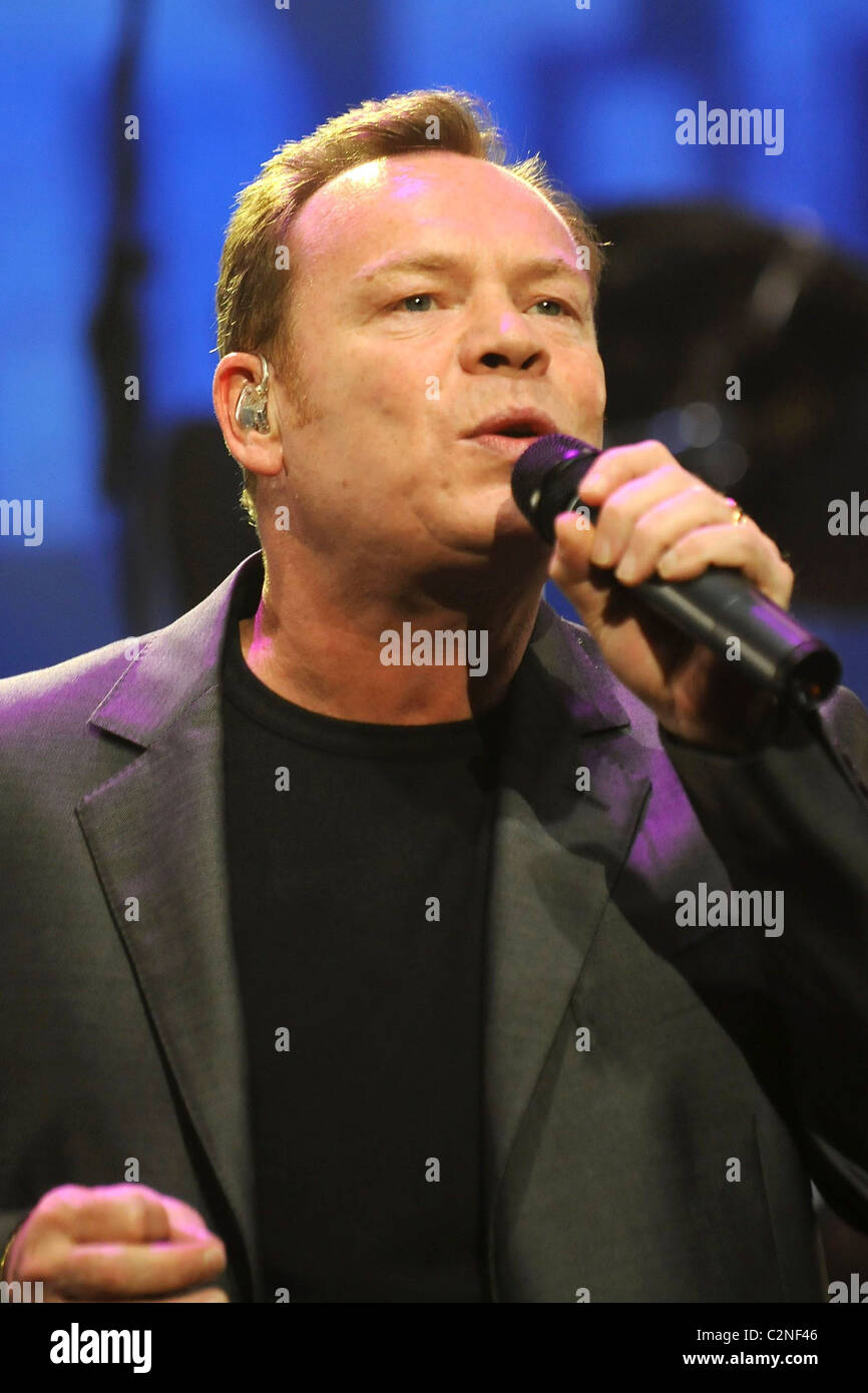 Ali campbell performing live in hi-res stock photography and images - Alamy
