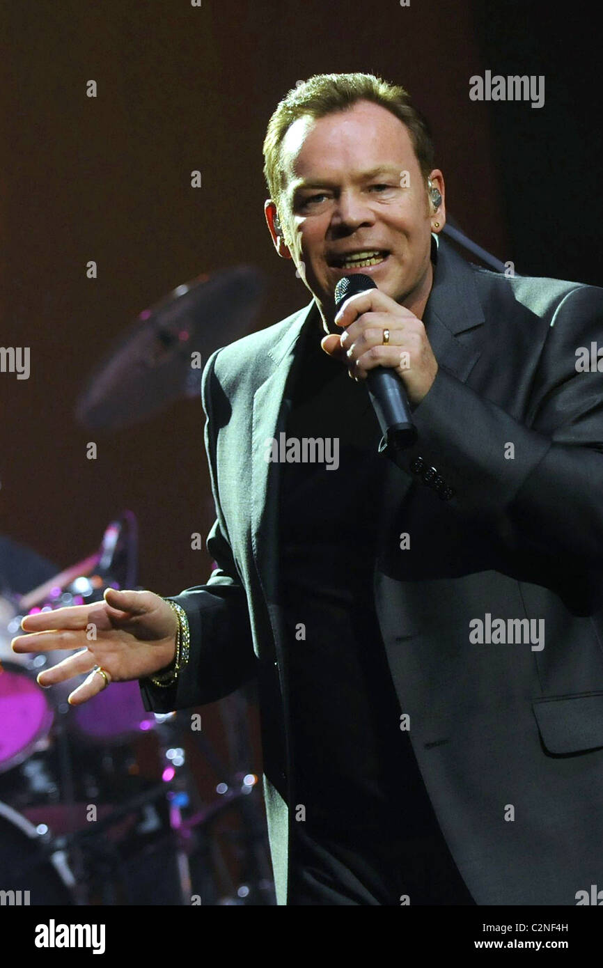 Ali campbell performing live in hi-res stock photography and images - Alamy