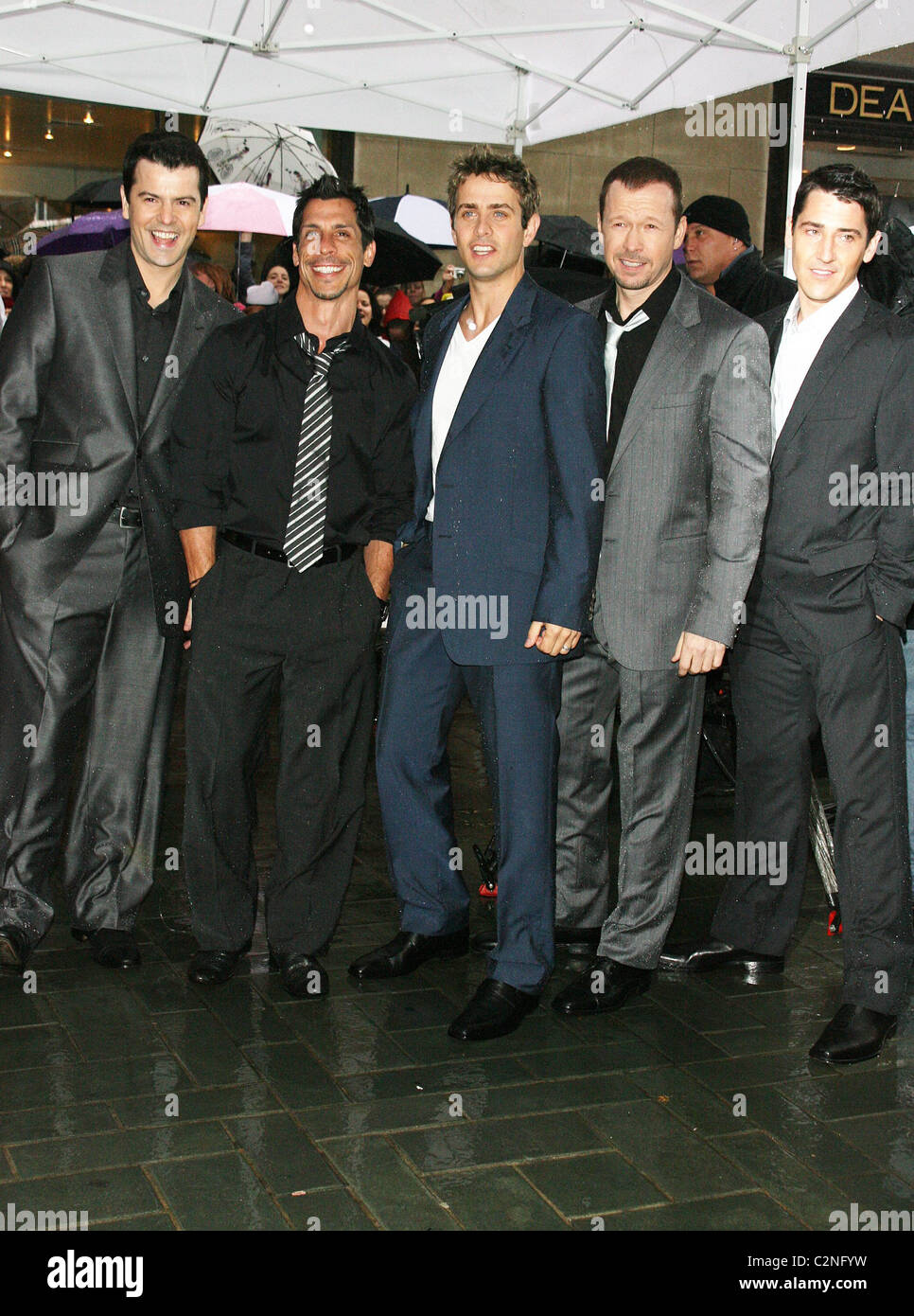 Jordan Knight, Danny Wood, Joey McIntyre, Donnie Wahlberg and Jonathan ...