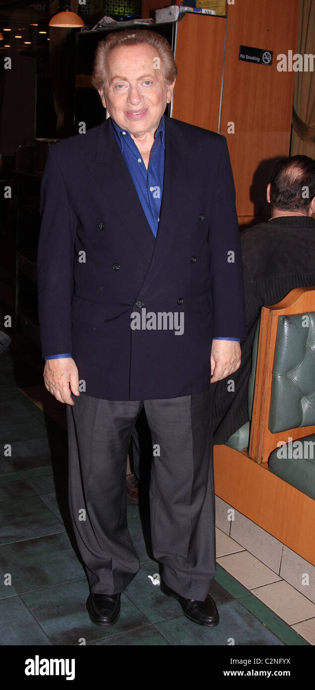 Jackie mason broadway hi-res stock photography and images - Alamy