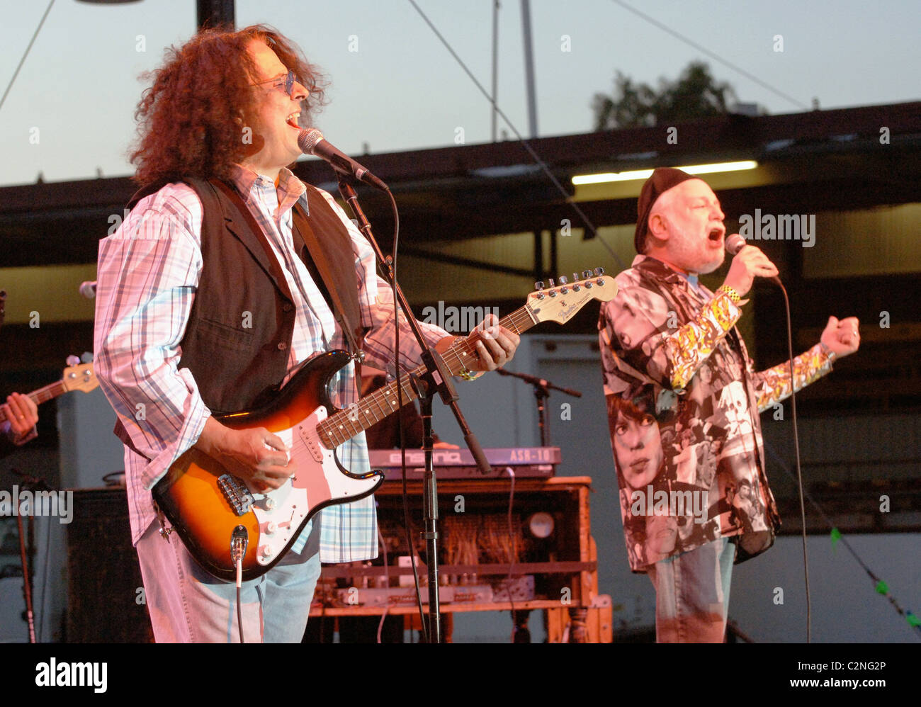 Mark Volman and Howard Kaylan The Turtles performing at the 'Santa ... Mark Volman and Howard Kaylan The Turtles performing at the 'Santa ...