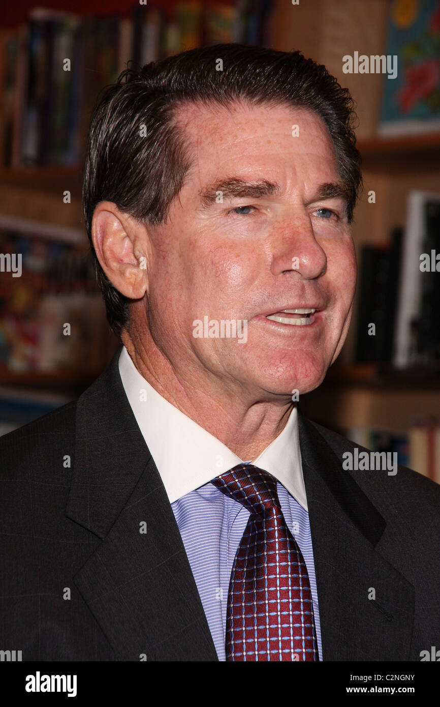 Former Dodgers star Steve Garvey signs his new book 'My Bat Boy Days ...