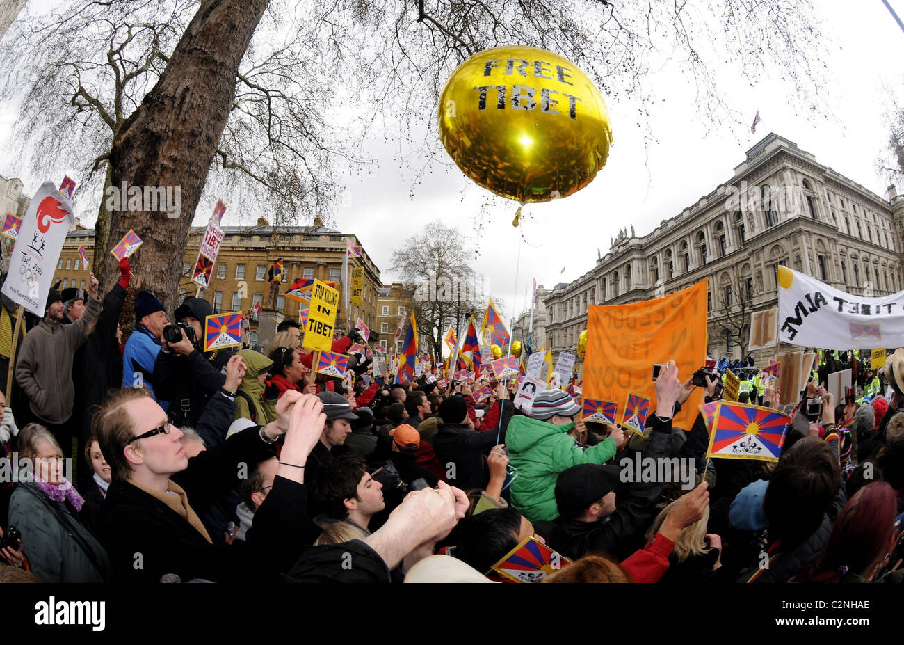 Riots break out during the Beijing 2008 Olympic Torch Relay London ...