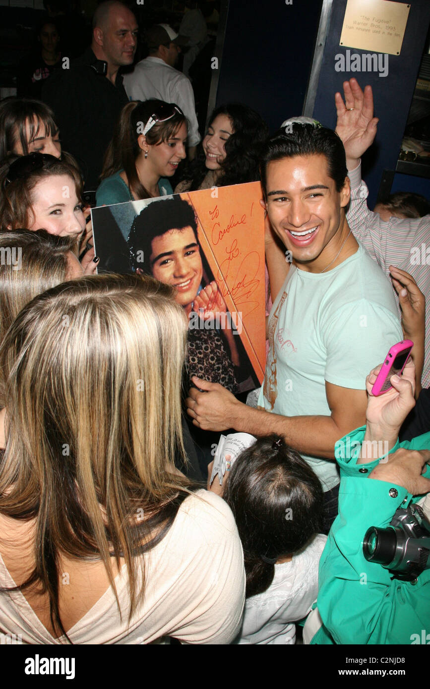 Mario lopez a chorus line hi-res stock photography and images - Alamy