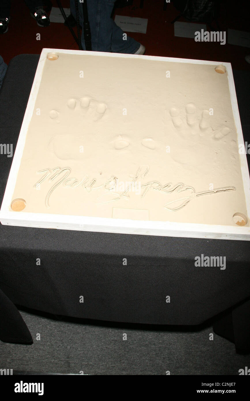 Mario lopez a chorus line hi-res stock photography and images - Alamy