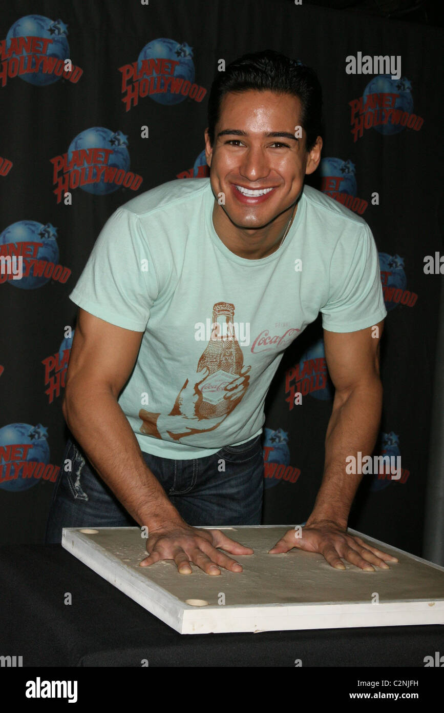 Mario lopez a chorus line hi-res stock photography and images - Alamy