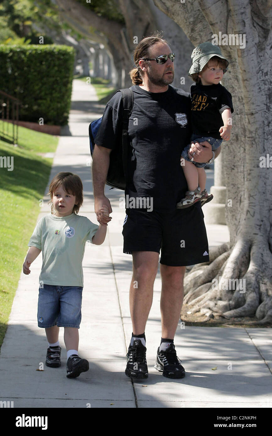 Russell Crowe takes his sons Charles and Tennyson for a walk in Beverly ...