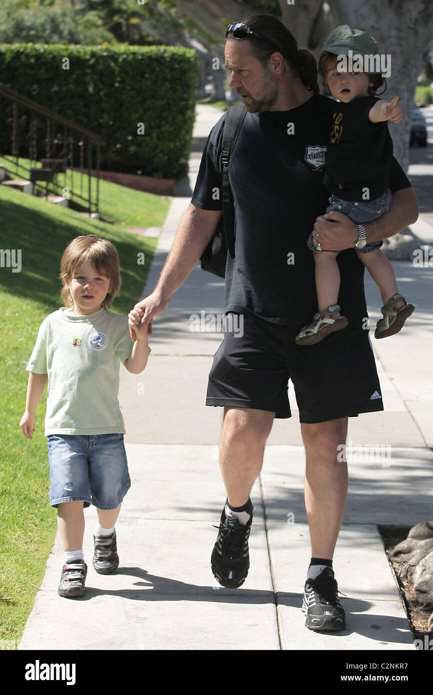 Russell Crowe takes his sons Charles and Tennyson for a walk in Beverly ...